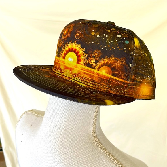 wuke | Accessories | Wuke Snap Back Cap Flat Brim Hologram Mandala ...